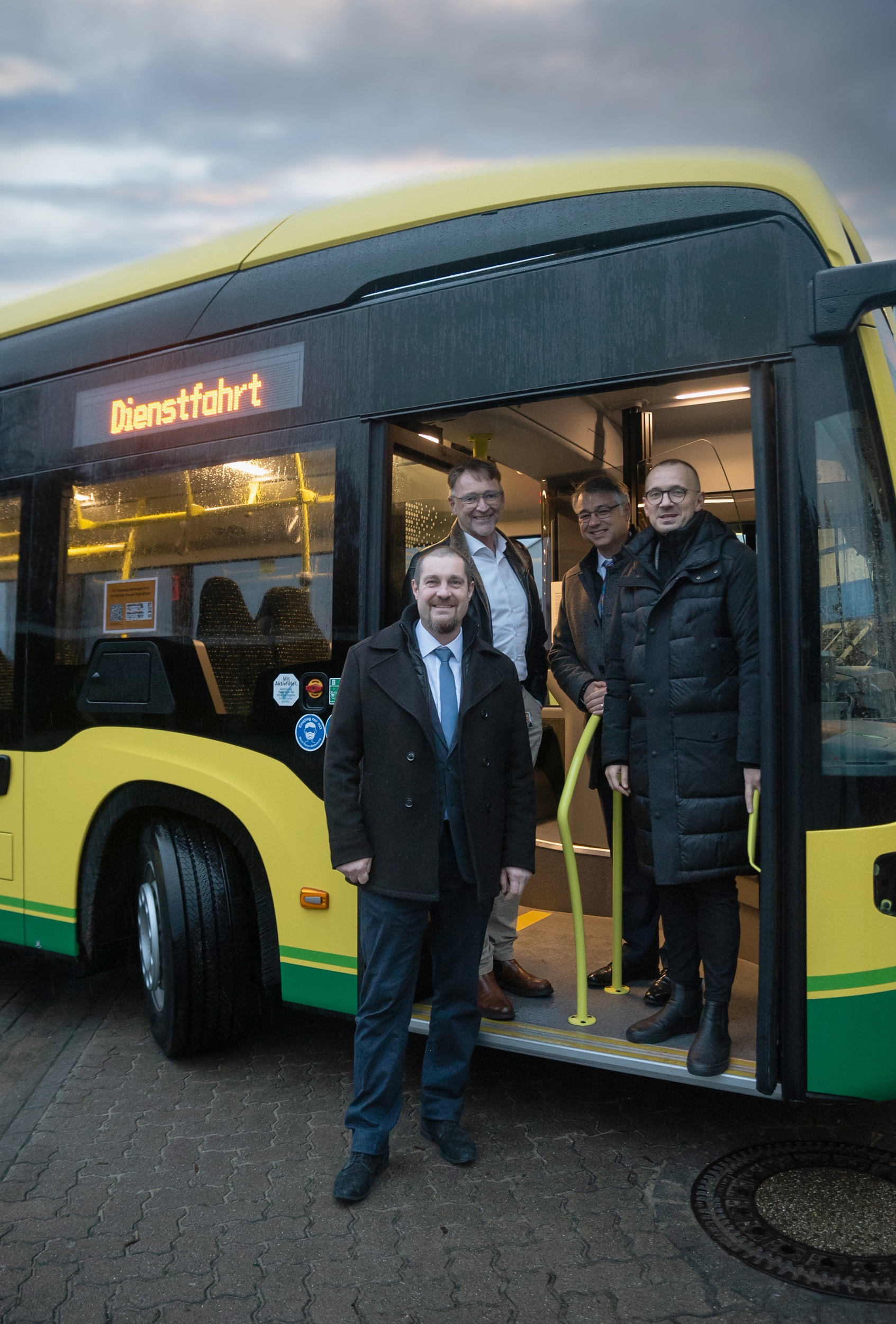 Kostenloses WLAN in allen Bussen der VLP, WEMAG AG, Story - PresseBox