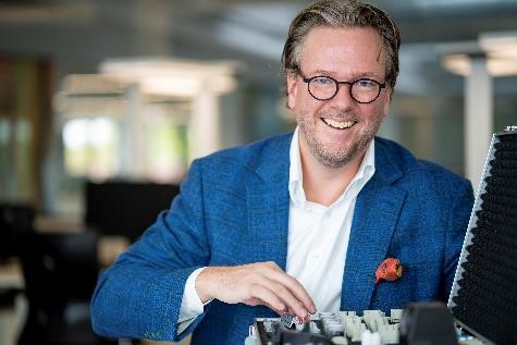 Neues Jahr, neue Ämter und neue Normen, HARTING Stiftung & Co. KG ...