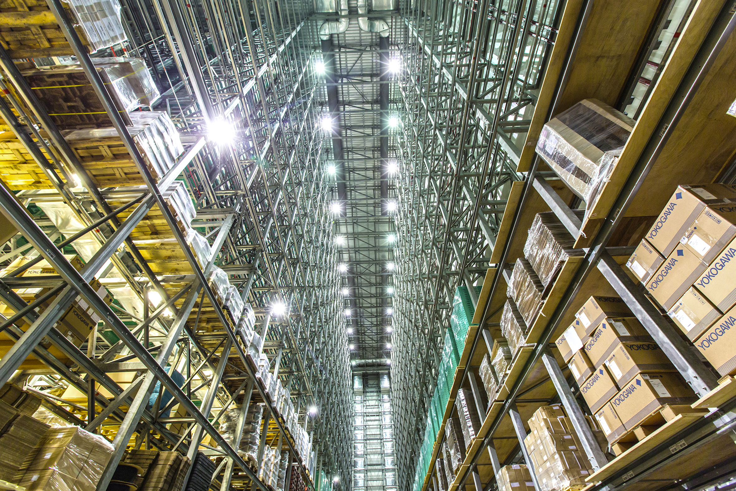 Hohe Effizienz und intelligente Vernetzung, WITRON Logistik ...