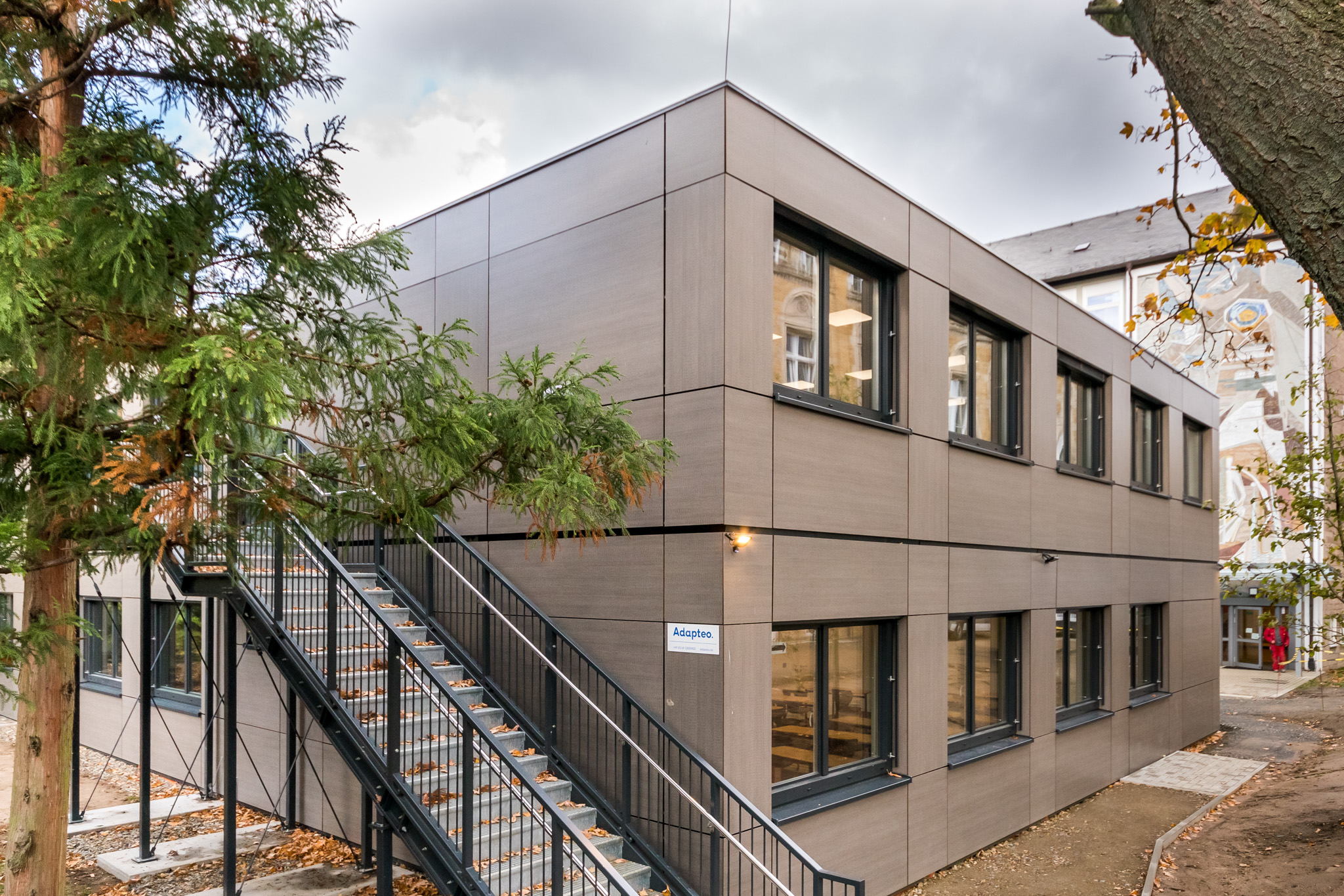 Mehr als einfache Behelfslösungen - Modulbau und Containeranlagen als ...