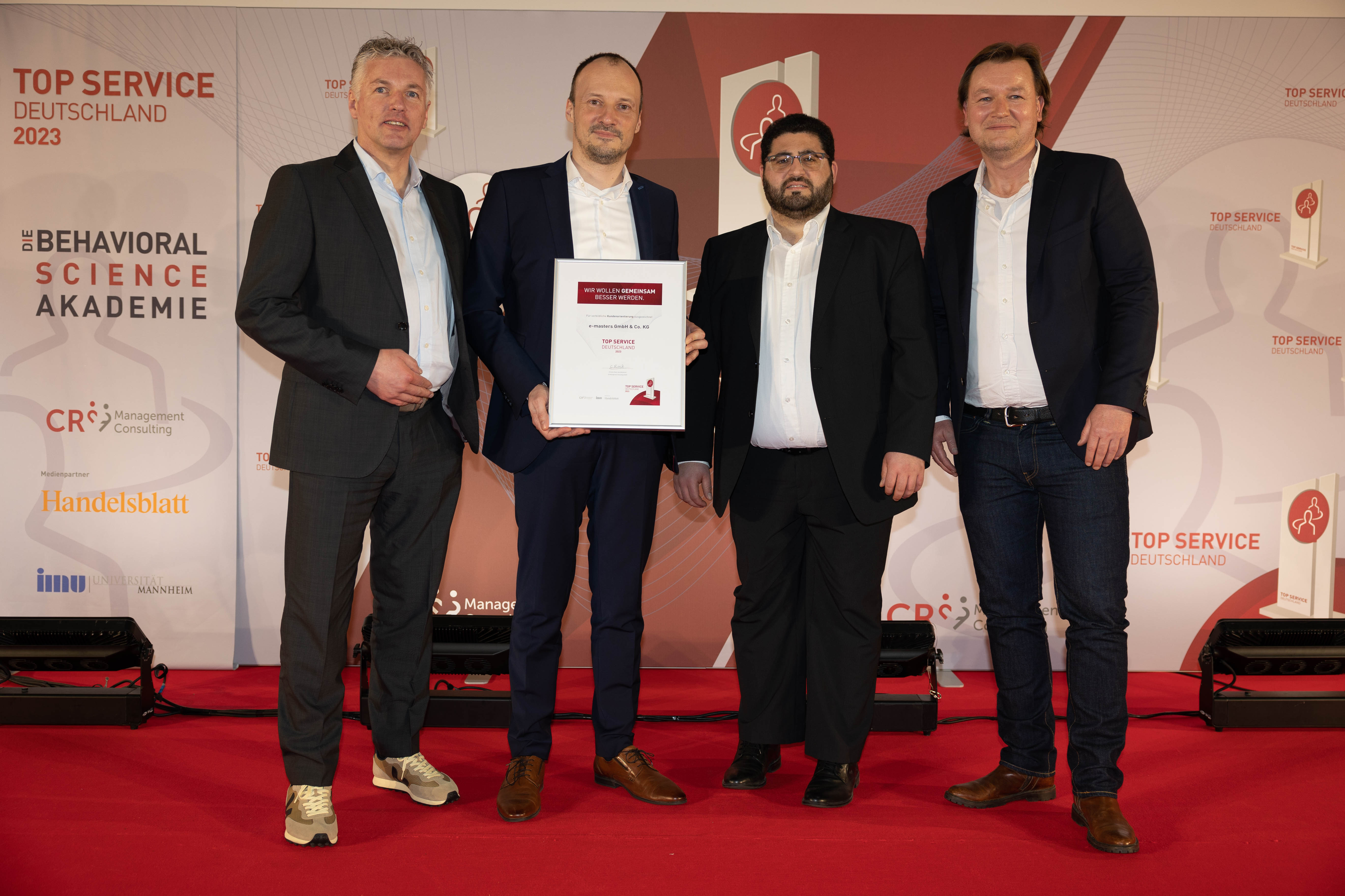 Auch 2023 gewinnt e-masters den TOP SERVICE Deutschland Preis, e-masters GmbH & Co. KG, Story ...