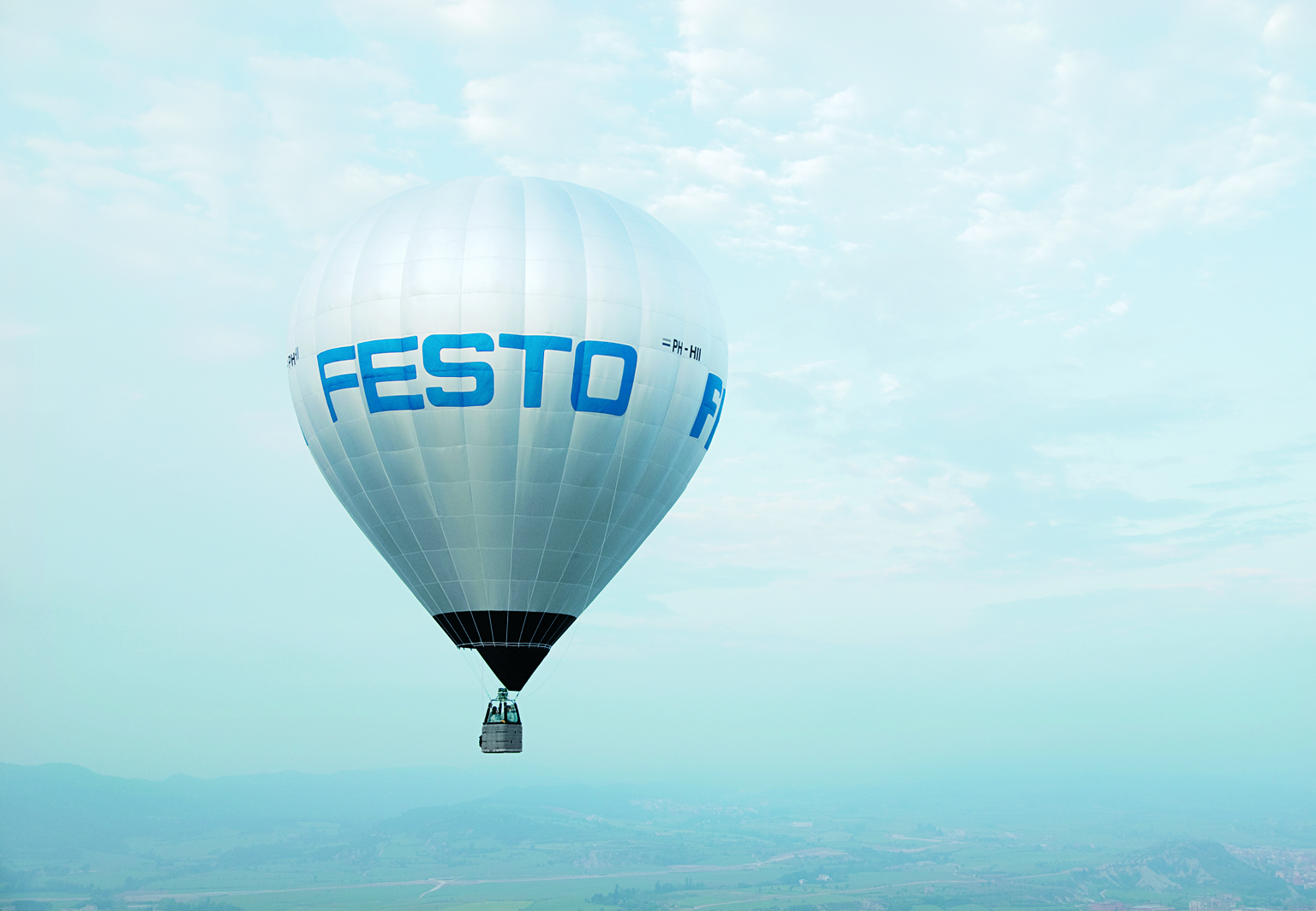 Neues Zeitalter in der Ballonfahrt, Festo AG & Co. KG, Story - PresseBox
