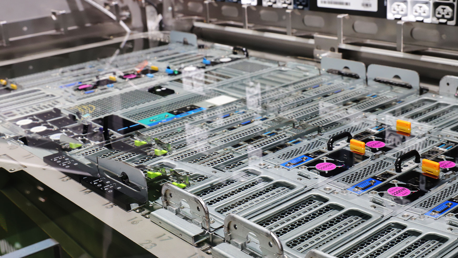 Single-Phase Immersion Cooling with AMD EPYC Genoa 8-CPU Servers by ...