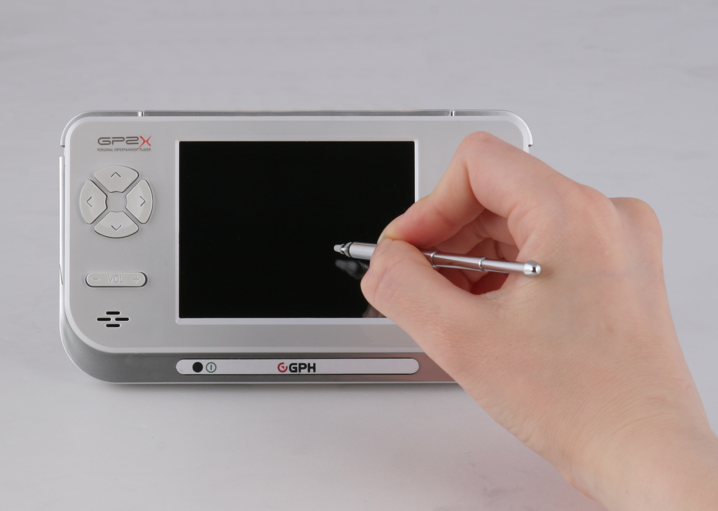 GP2X-F200: Comtech bringt neue Version des mobilen Entertainment ...