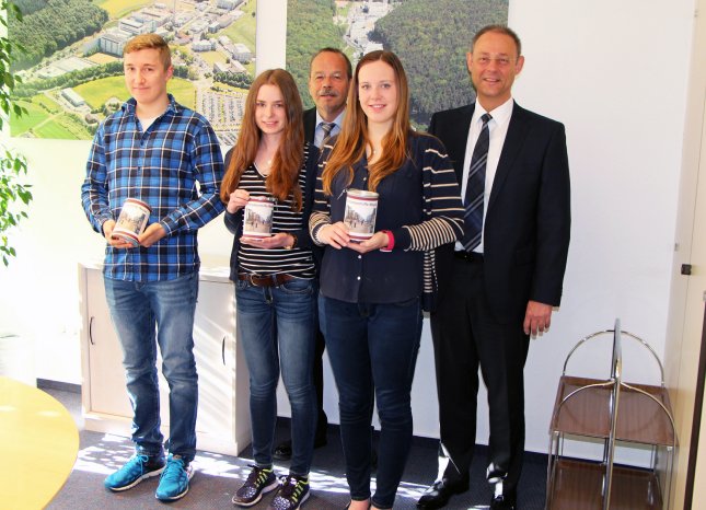 Pharmaserv spendet 3.000€ an Terra Tech für die Erdbebenopfer in Nepal ...