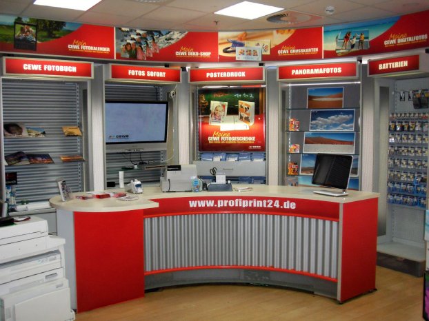 Eröffnung des bundesweit ersten CEWE FOTOBUCH FlagshipStores in Berlin ...